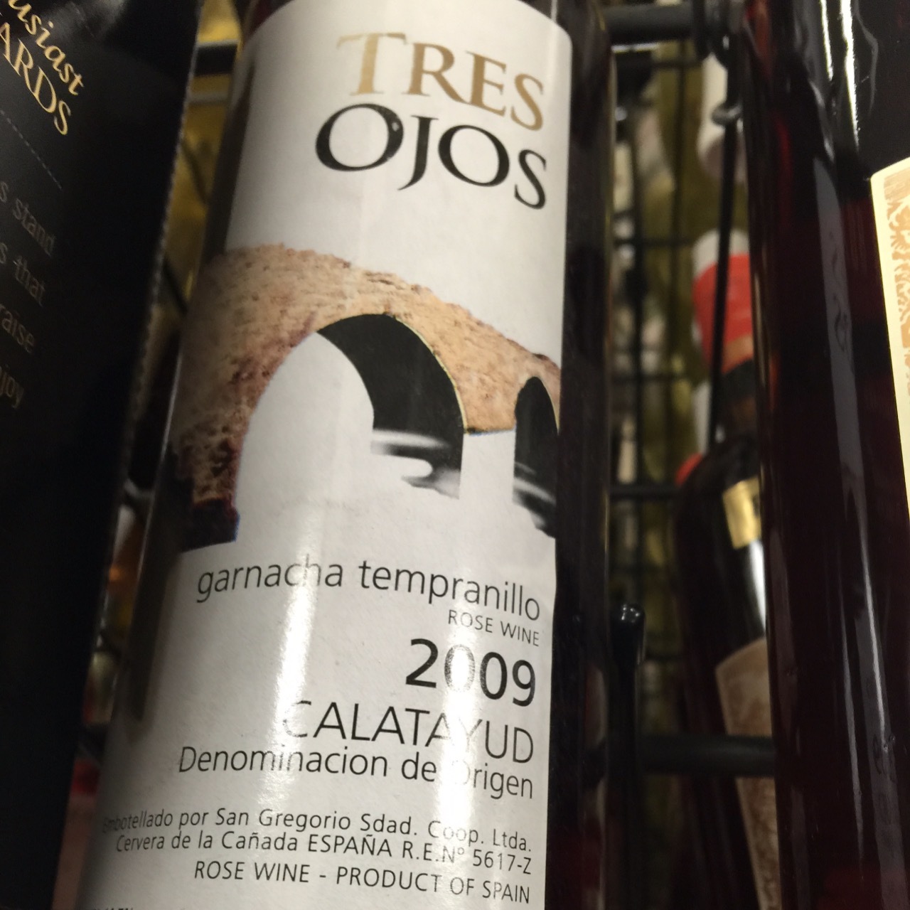Tres Ojos Calatayud Garnacha Tempranillo Rosé Wine
